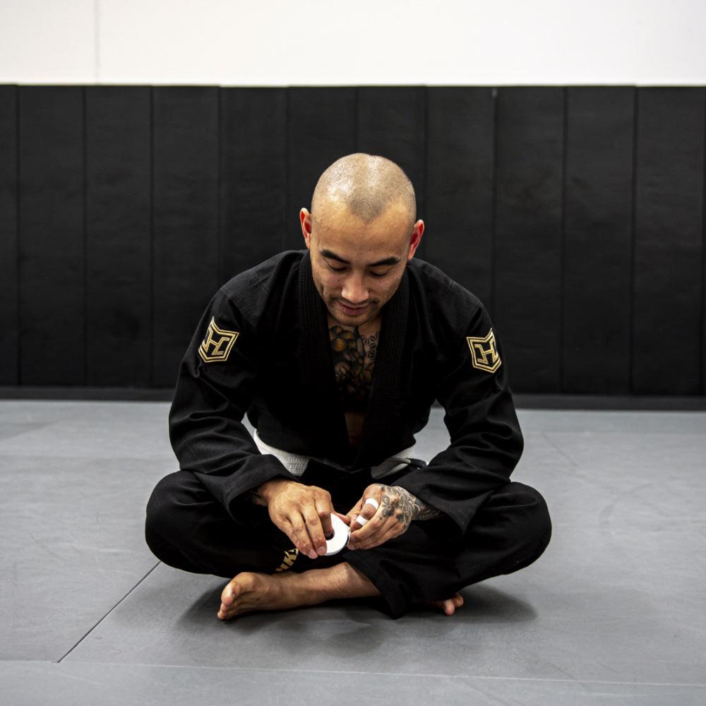 Lightweight BJJ Gi | Ultralight Jiu-jitsu Gi | IBJJF Approved - Hooks ...
